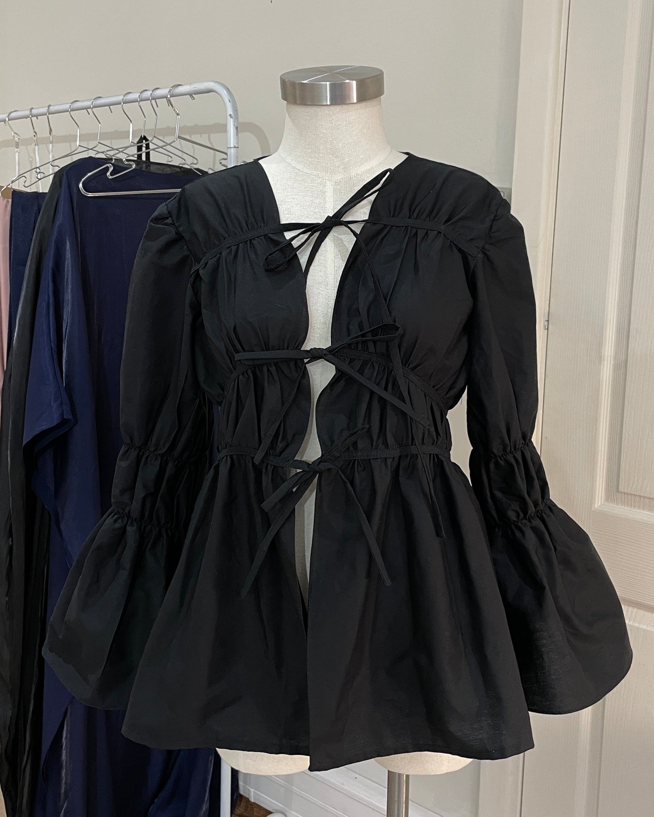 Cinched Top Black – SAHR STUDIOS